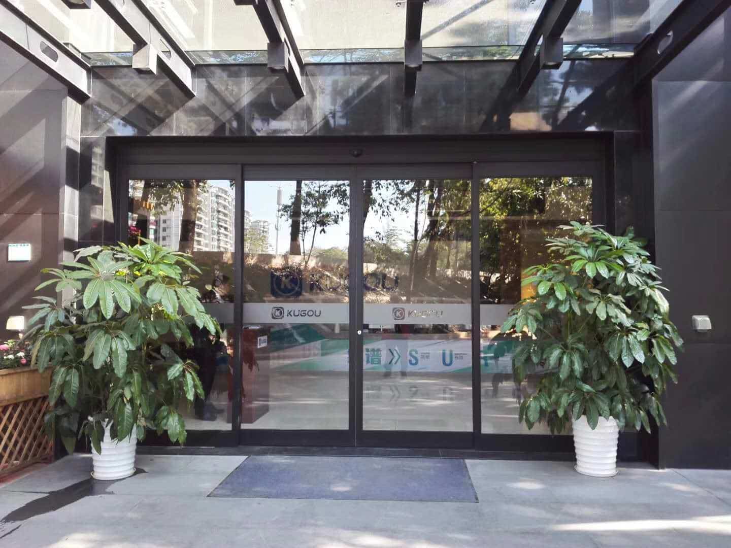Automatic Sliding Door – Caesar Store